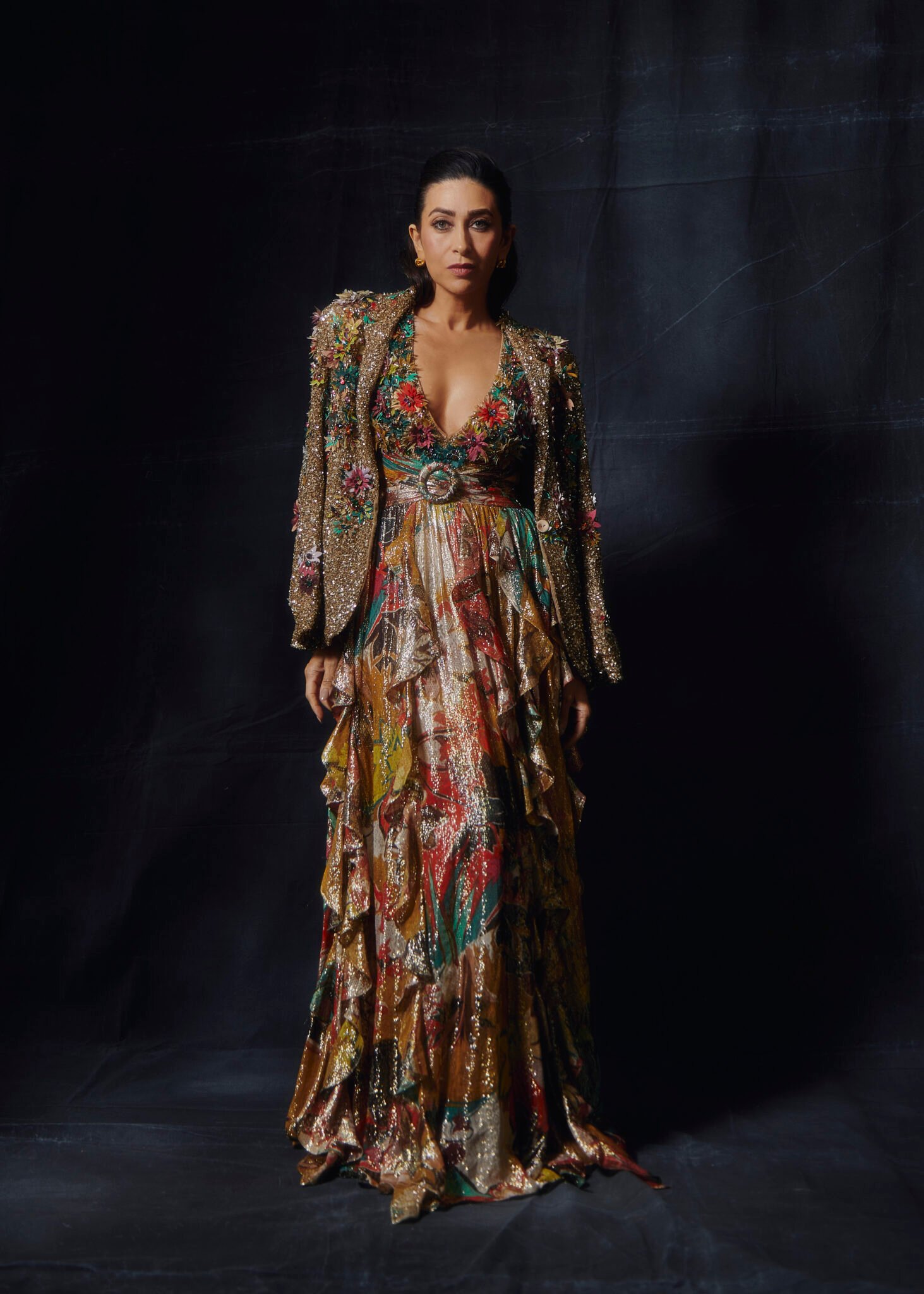 Karisma Kapoor sizzles as showstopper for Ranna Gill at Lakmé Fashion Week - The Glitz Media